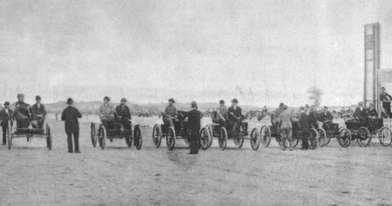 Electric cars won the first American automobile race